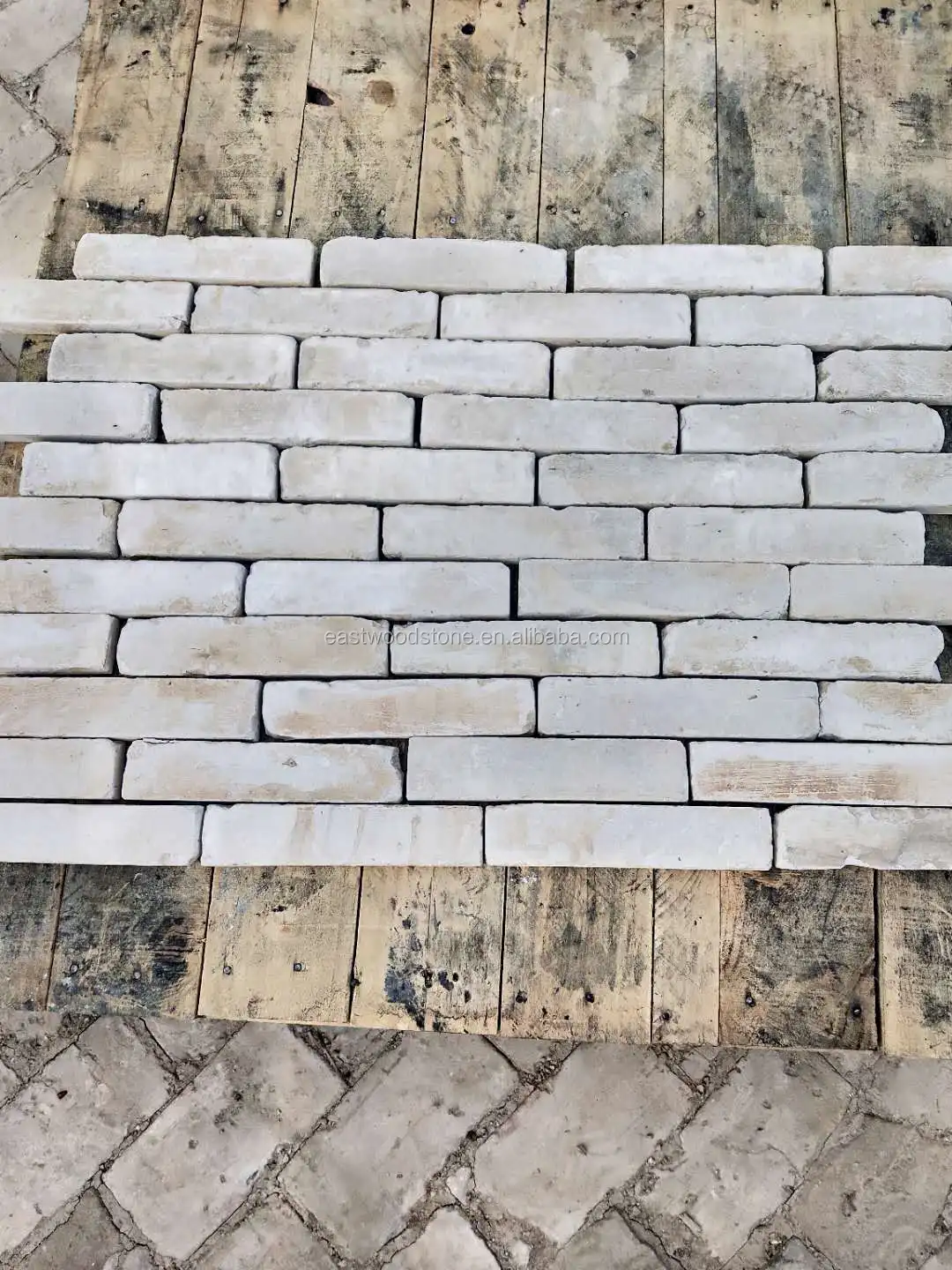 Reclaimed Brick Tiles - Slim Bricks for Architectural Projects