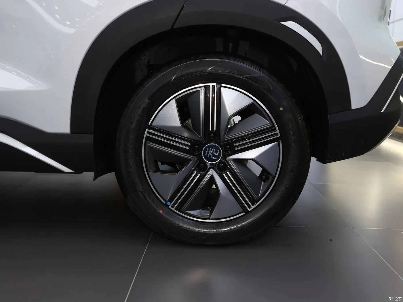 2024 BYD Yuan UP EV 401km Range Luxury SUV - High Performance Electric Car