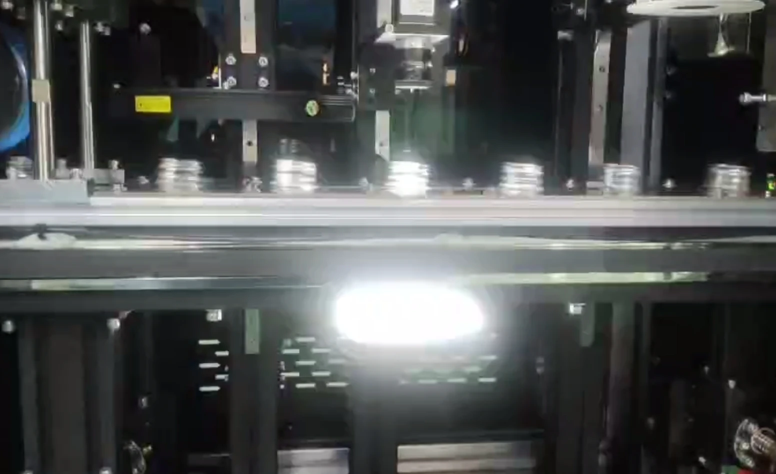 Preforms Inspection System High Detection Speed 40000 Preforms Per Hour ...