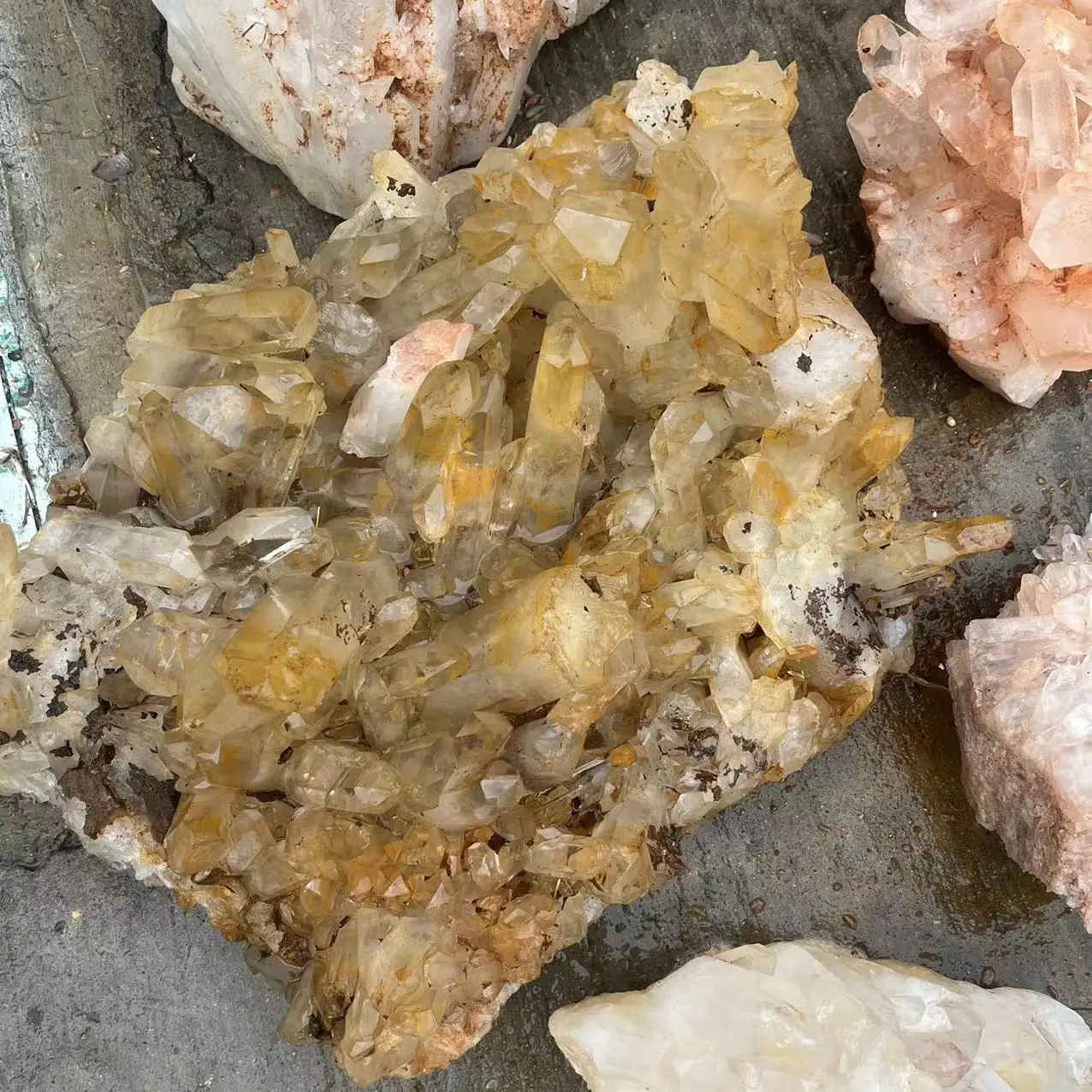 Wholesale Natural Quartz Crystal Clusters for Healing