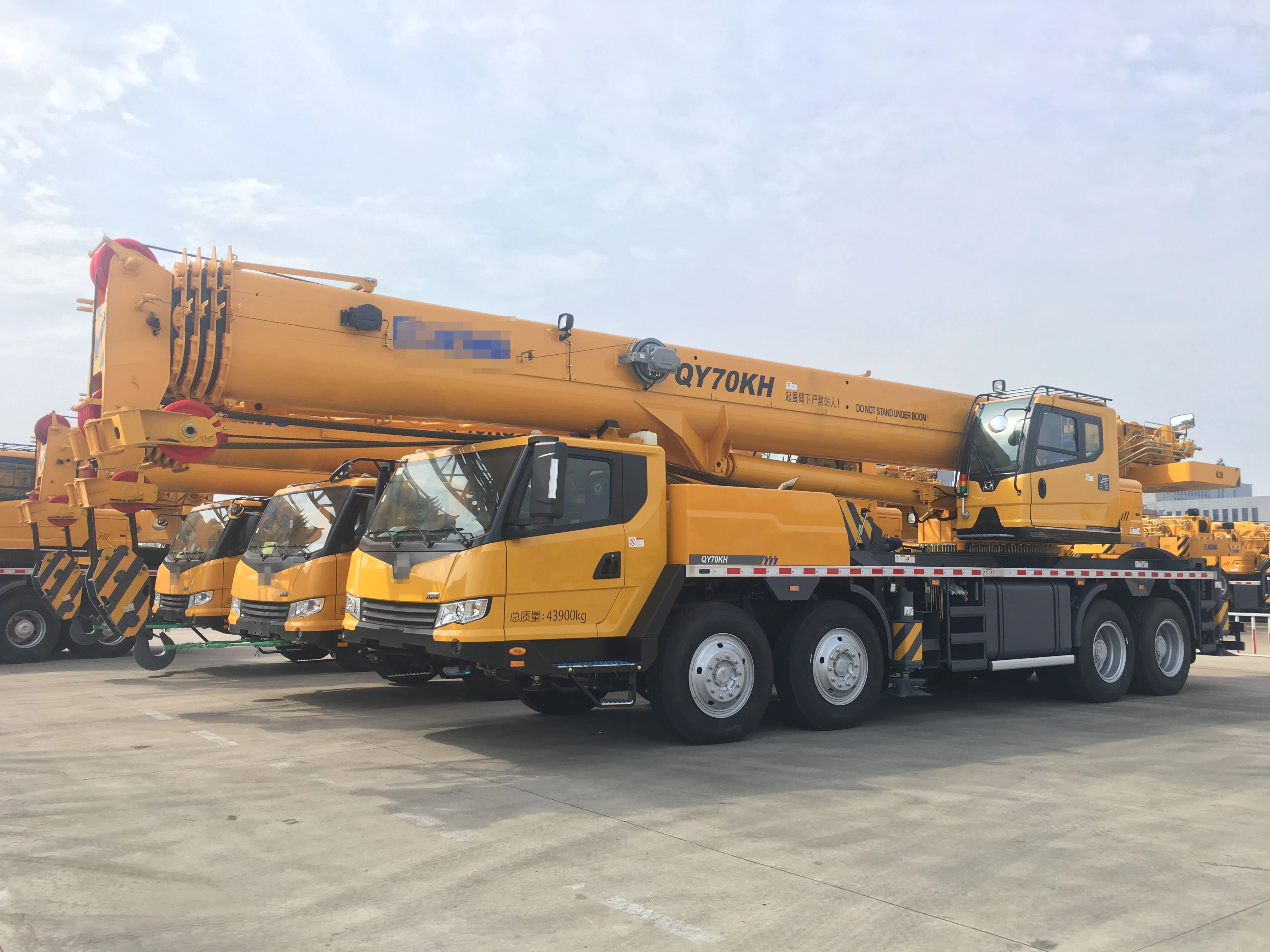 70 Ton Crane 4 Axles Telescopic Boom U Shape Boom Full Rotation Qy70kh ...