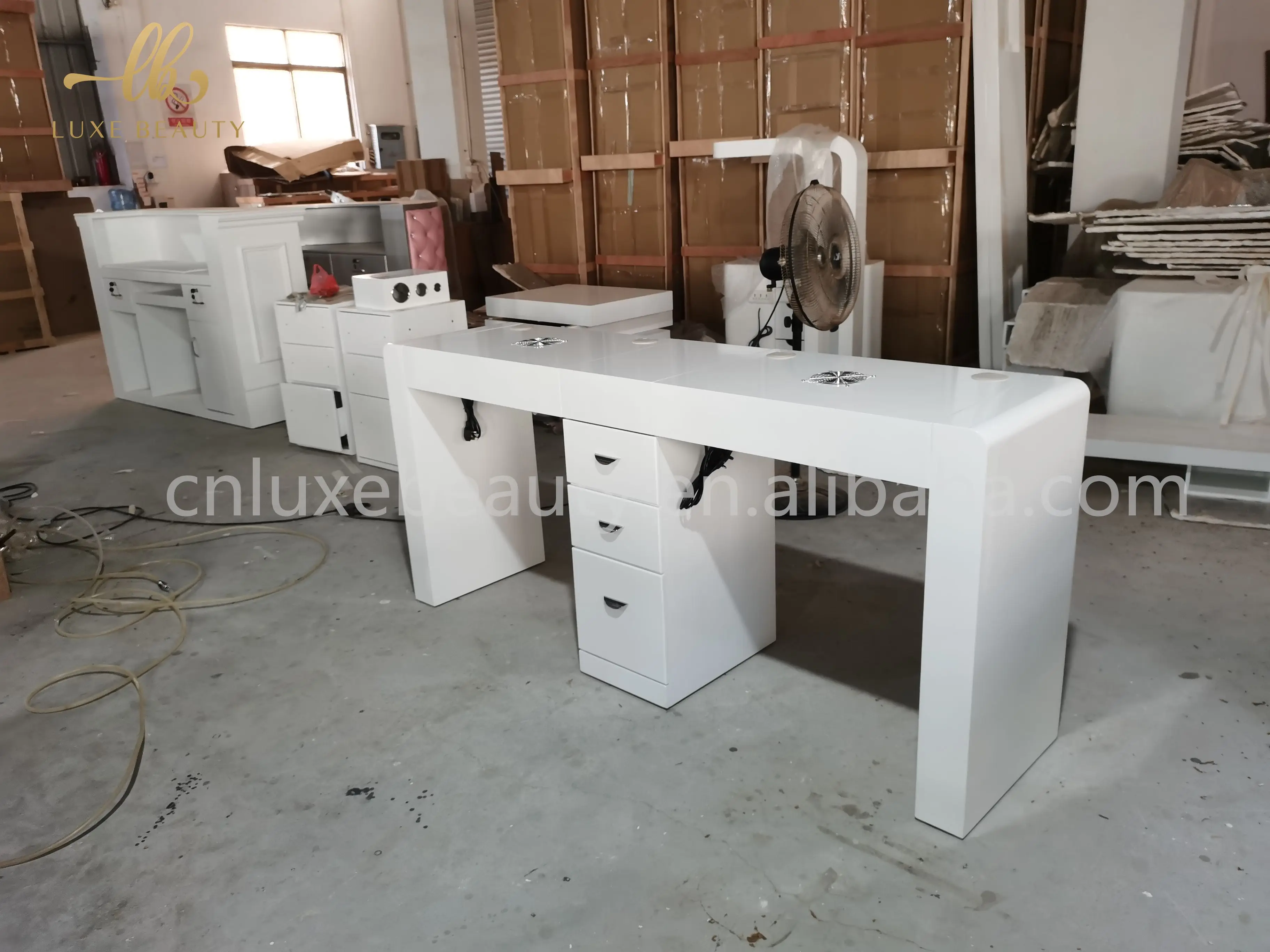 New Wooden White Manicure Table French Style Luxury Manicure Tables ...