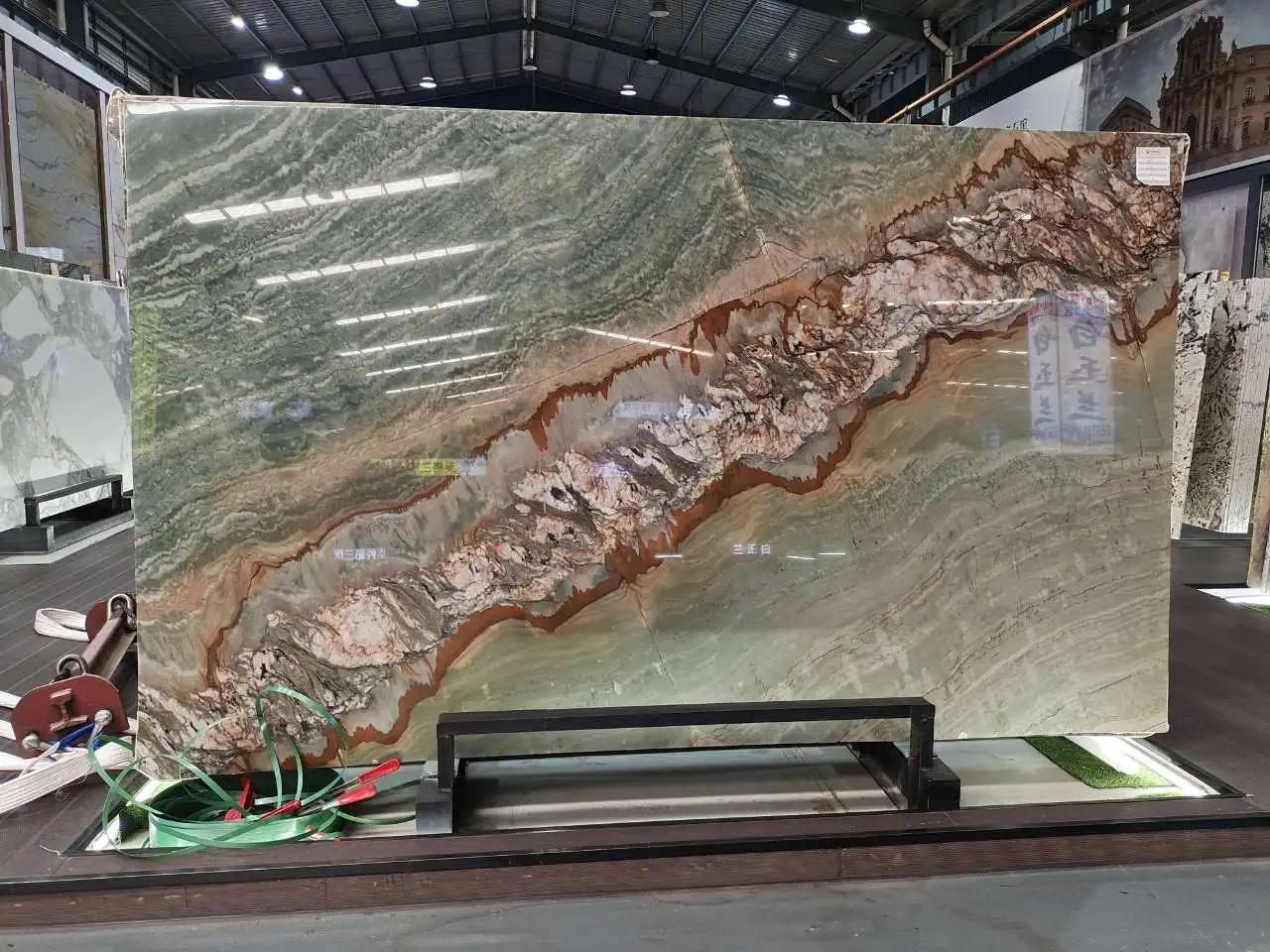 Luxury Polished Emerald Green Quartzite Slab Tiles for Hotel Decor