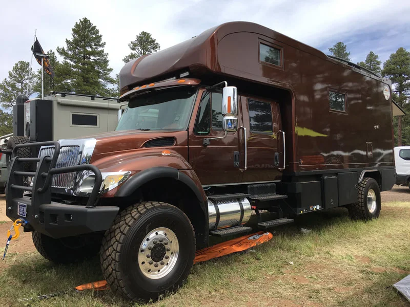 Expedition Motorhome - Customized Truck Camper for off-Road Luxury