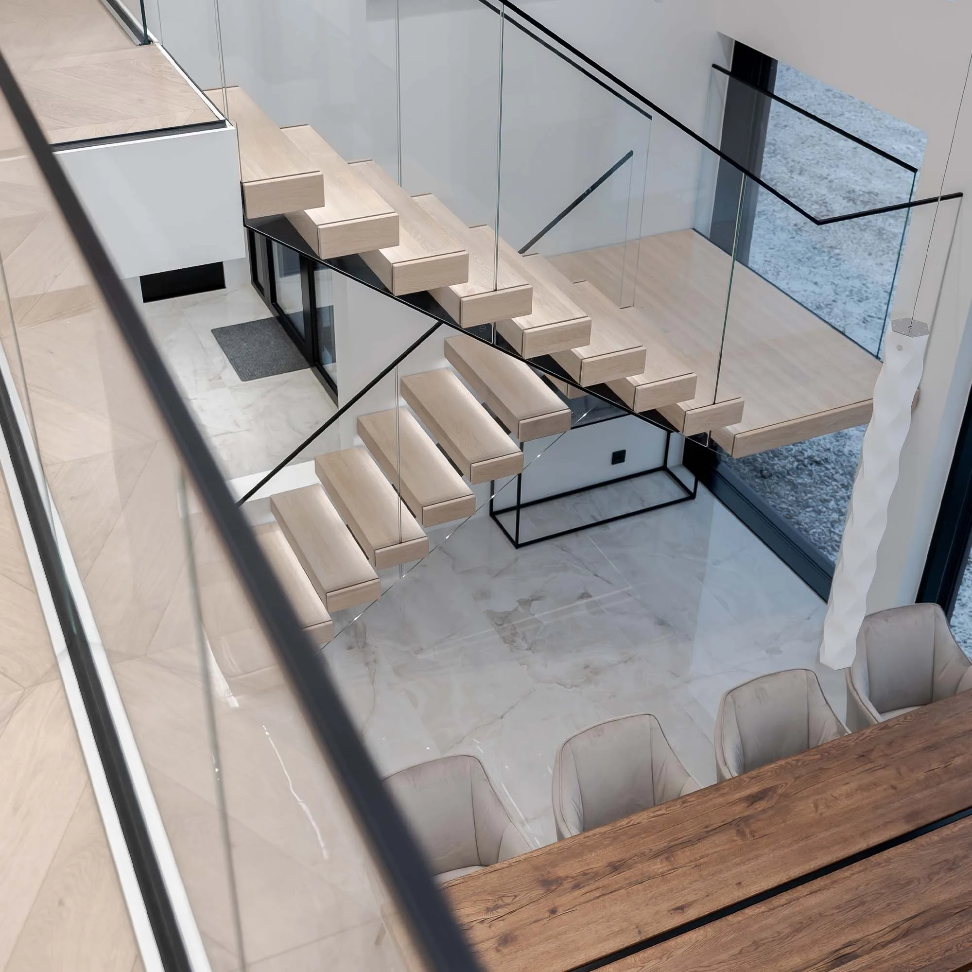 U Shaped Mono Stringer Wood Staircase Design with LED Light