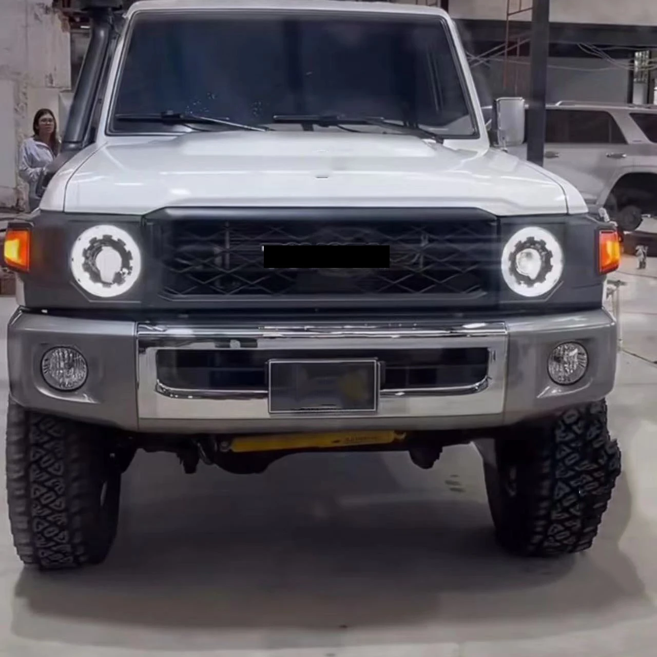 Alibaba.com: Upgraded Body Kits for Land Cruiser 70 76 79 with Front ...