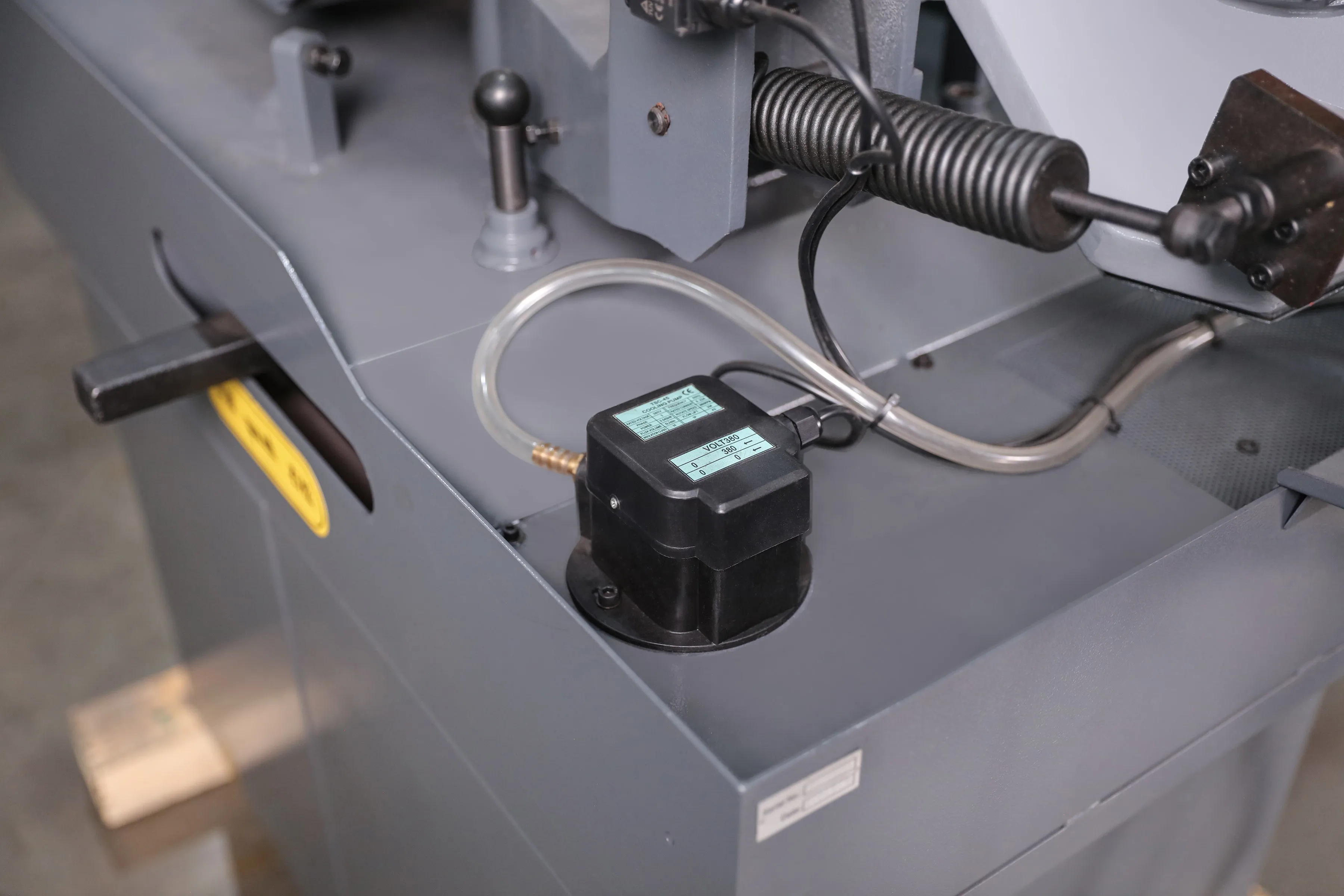 60 Degree Angle Rotating Band Saw For Metal Semi-automatic Metal Cut ...