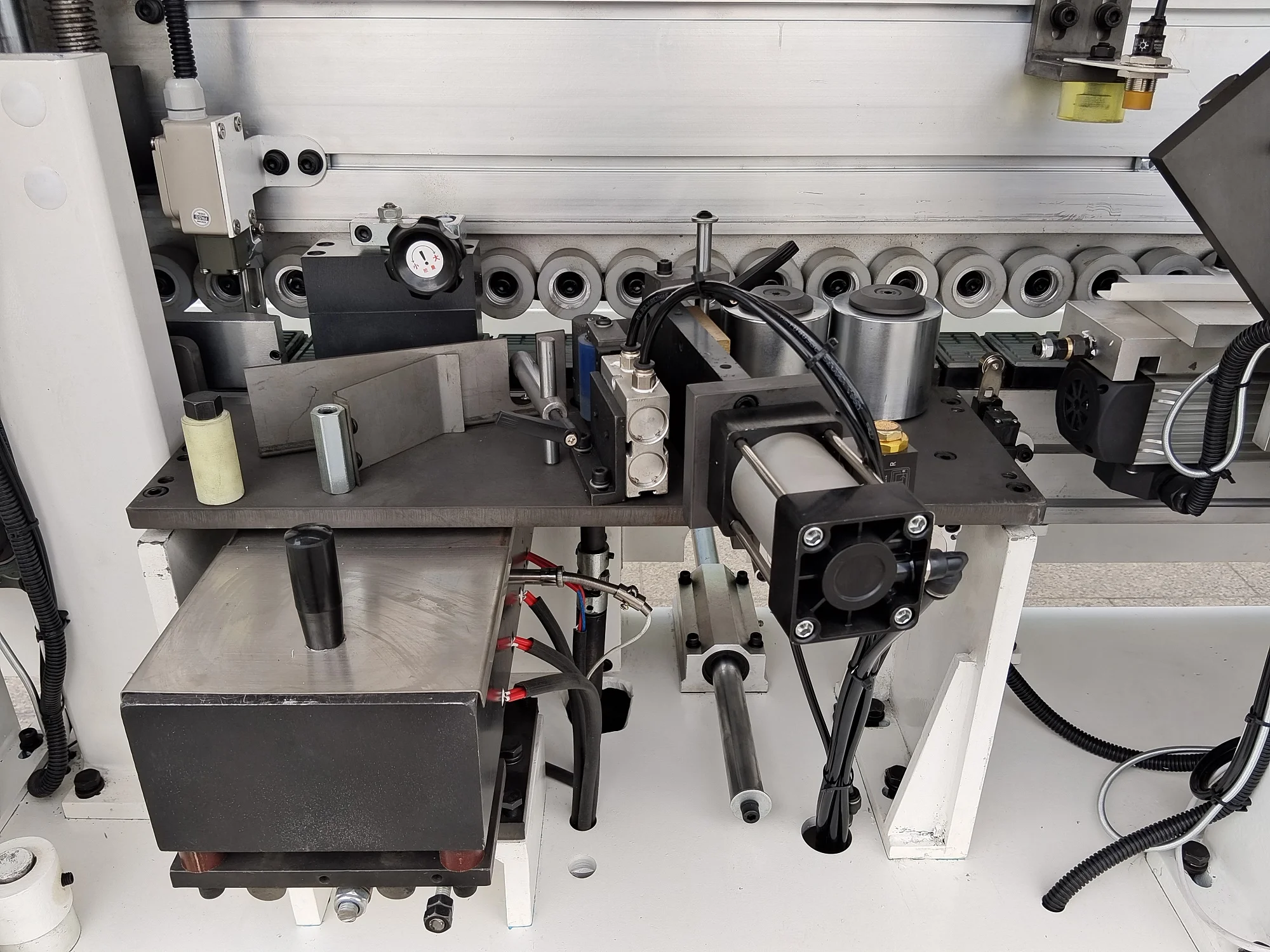 Automatic Pvc Mdf Board Cutting Edging Woodworking Bander Machinery ...