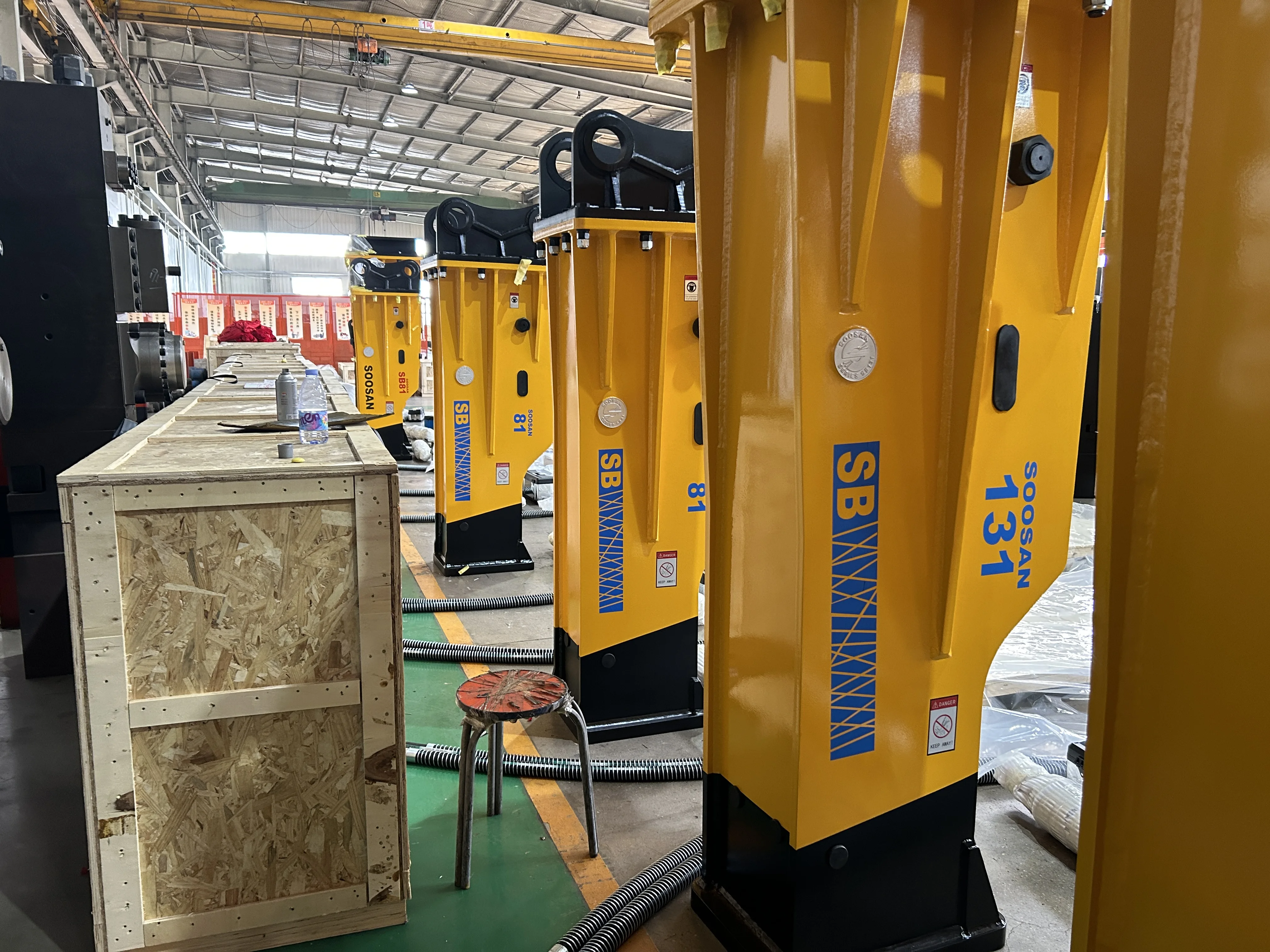 Soosan Hydraulic Breaker - Model Sb131 Box Type - Buy Soosan Hydraulic ...