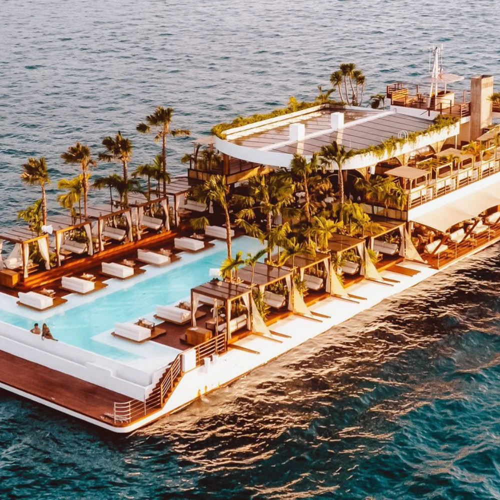Club Yacht Floating Island Home Prefab Container Hotel Floating Hotel ...