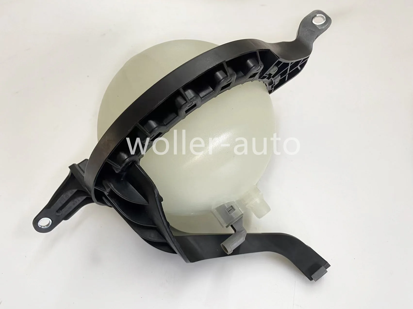 Engine Radiator Coolant Bottle Expansion Tank 17137619189 17137649733 ...