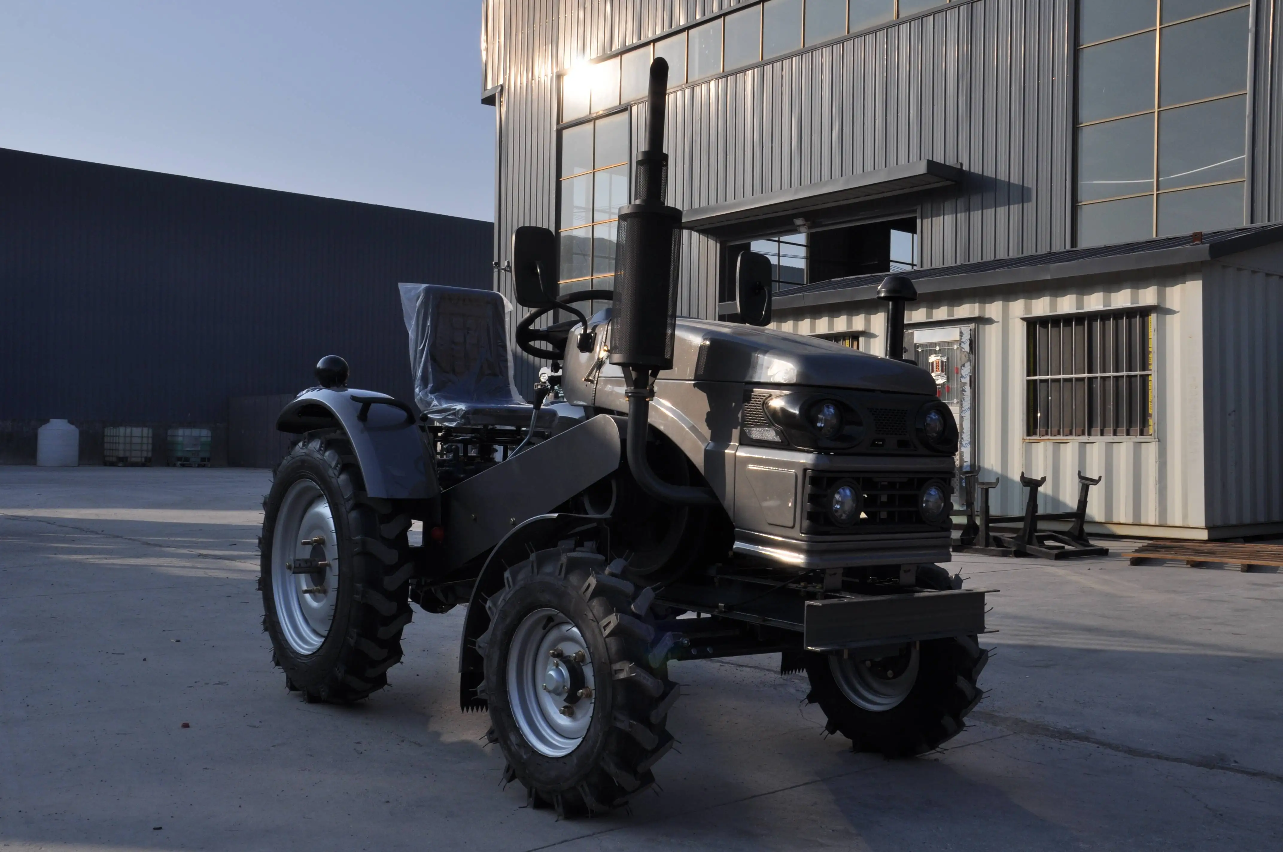 Multifunctional 22hp 2wd Tractor Crawler Tractor For Agriculture Use ...