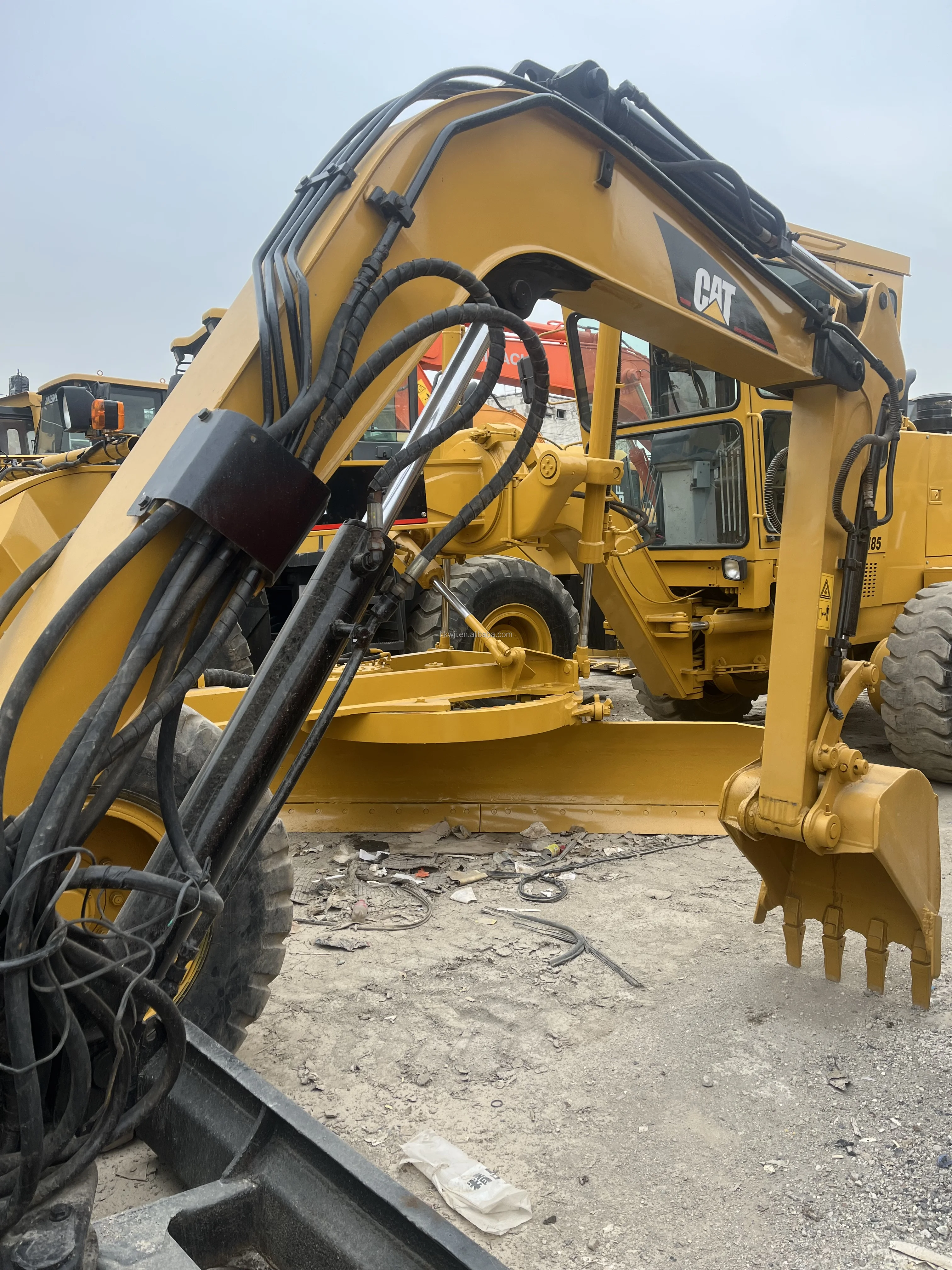 Used Caterpillar 304 Mini Earth Moving Excavator Machine Cat 304cr Used ...
