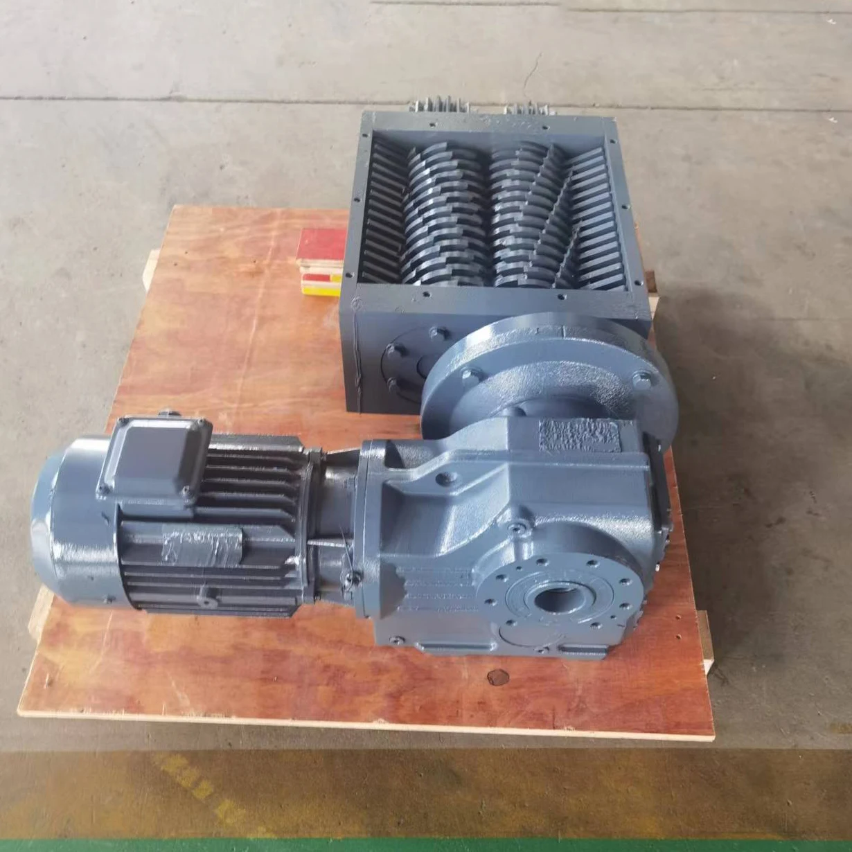 Mini Multifunctional Cardboard Plastic Rubber Shredder