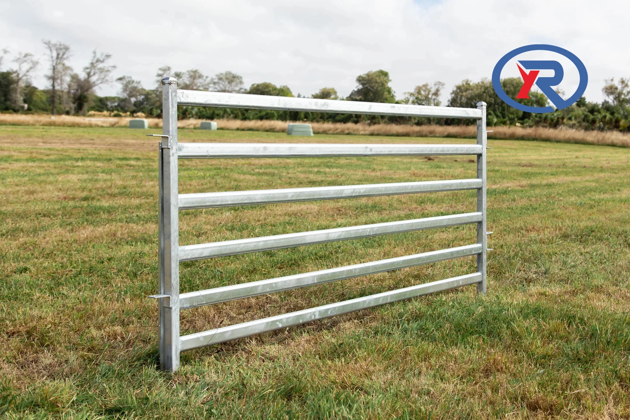 Heavy-duty 6 Rails Galvanized Farm Fence Steel Sheep And Goat Metal ...