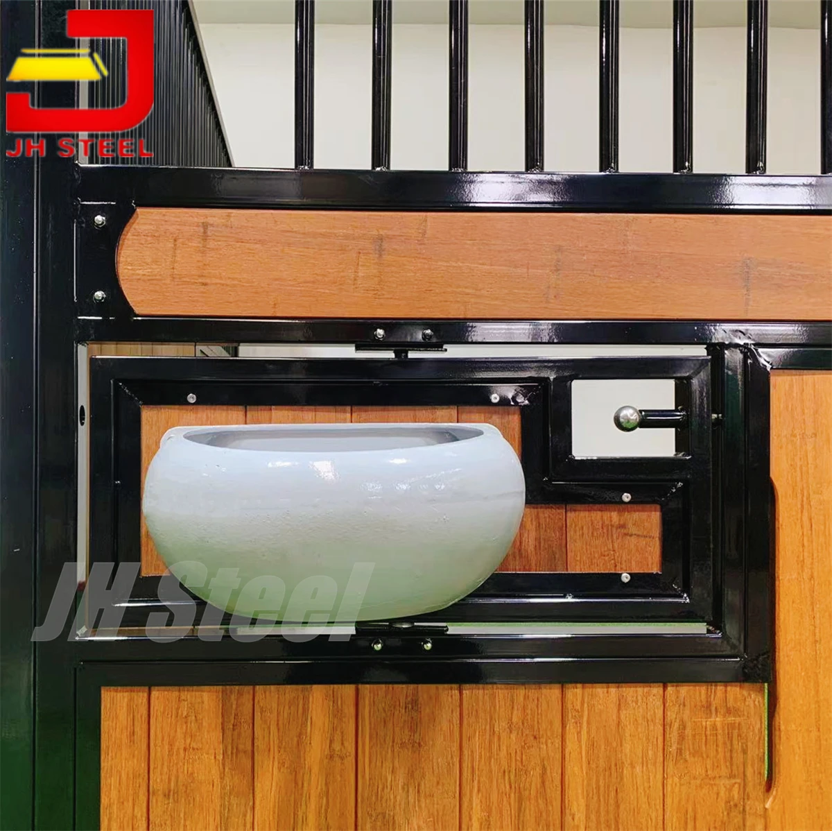 Durable Bamboo Sliding Horse Stables Stall Box - Low Cost