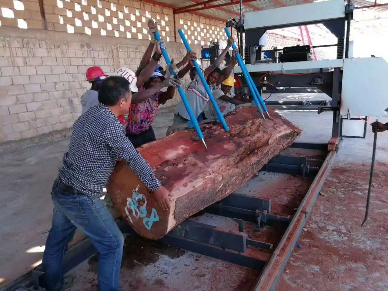 Hydraulic Loading Horizontal Log Cutting Sawmill Machine