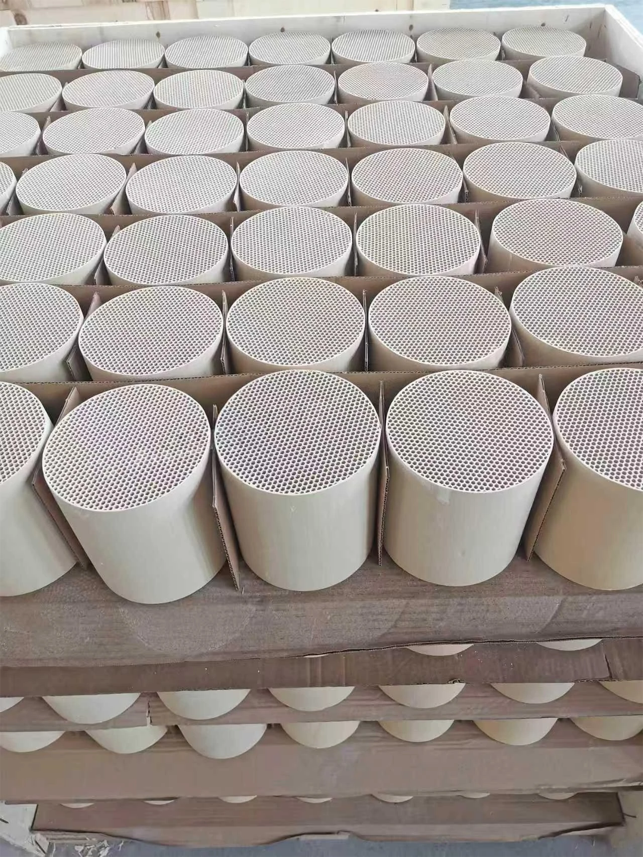RONGJIAN DPF DOC SCR Cordierite Honeycomb Ceramic Catalyst Substrate ...