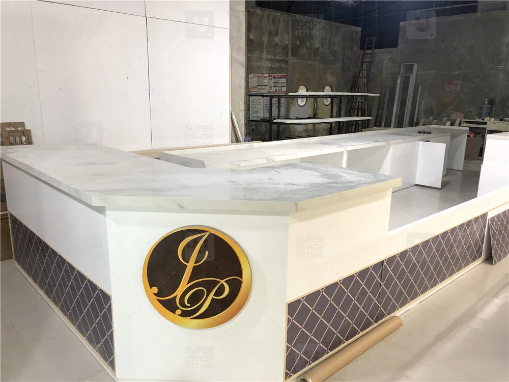 Custom Candy Shop Display Racks - Eye-Catching Solutions