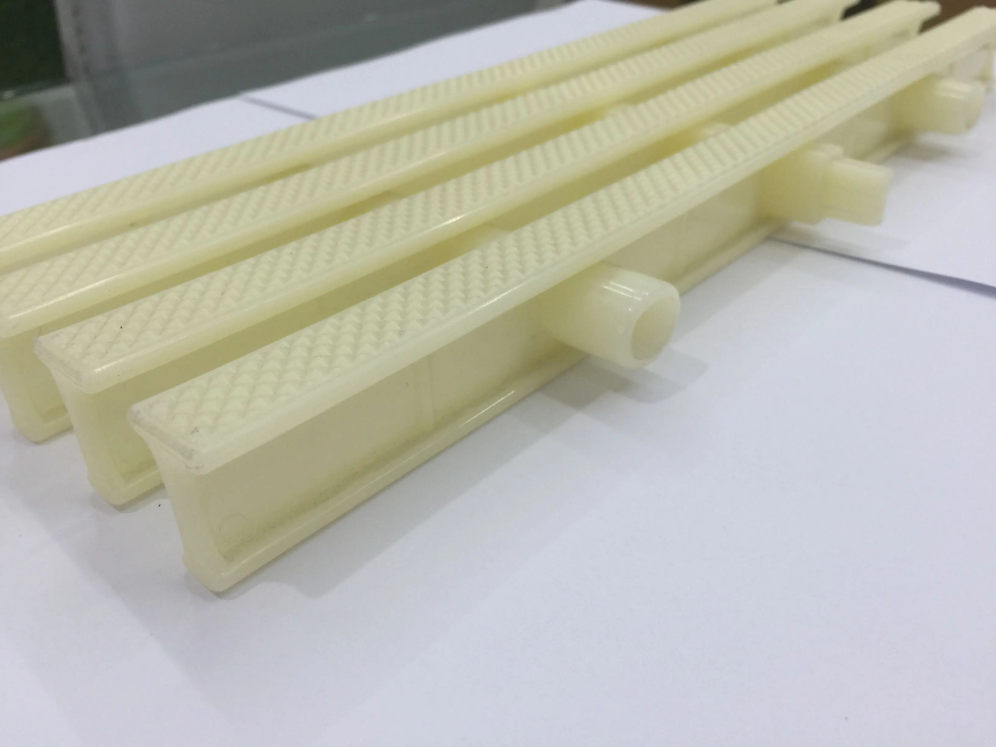 Swimming Pool Plastic Pool Grating - Durable & Efficient