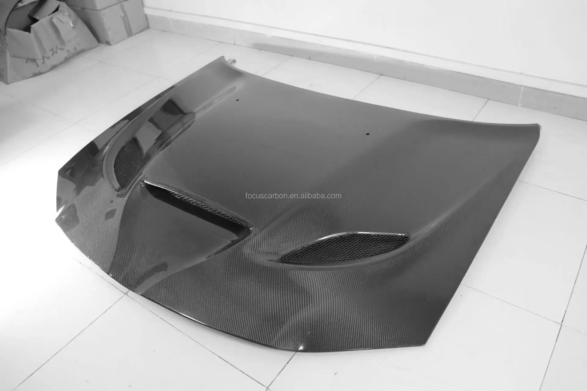 High Quality Carbon Fiber Engine Cover Hood for Chrysler 300C SRT