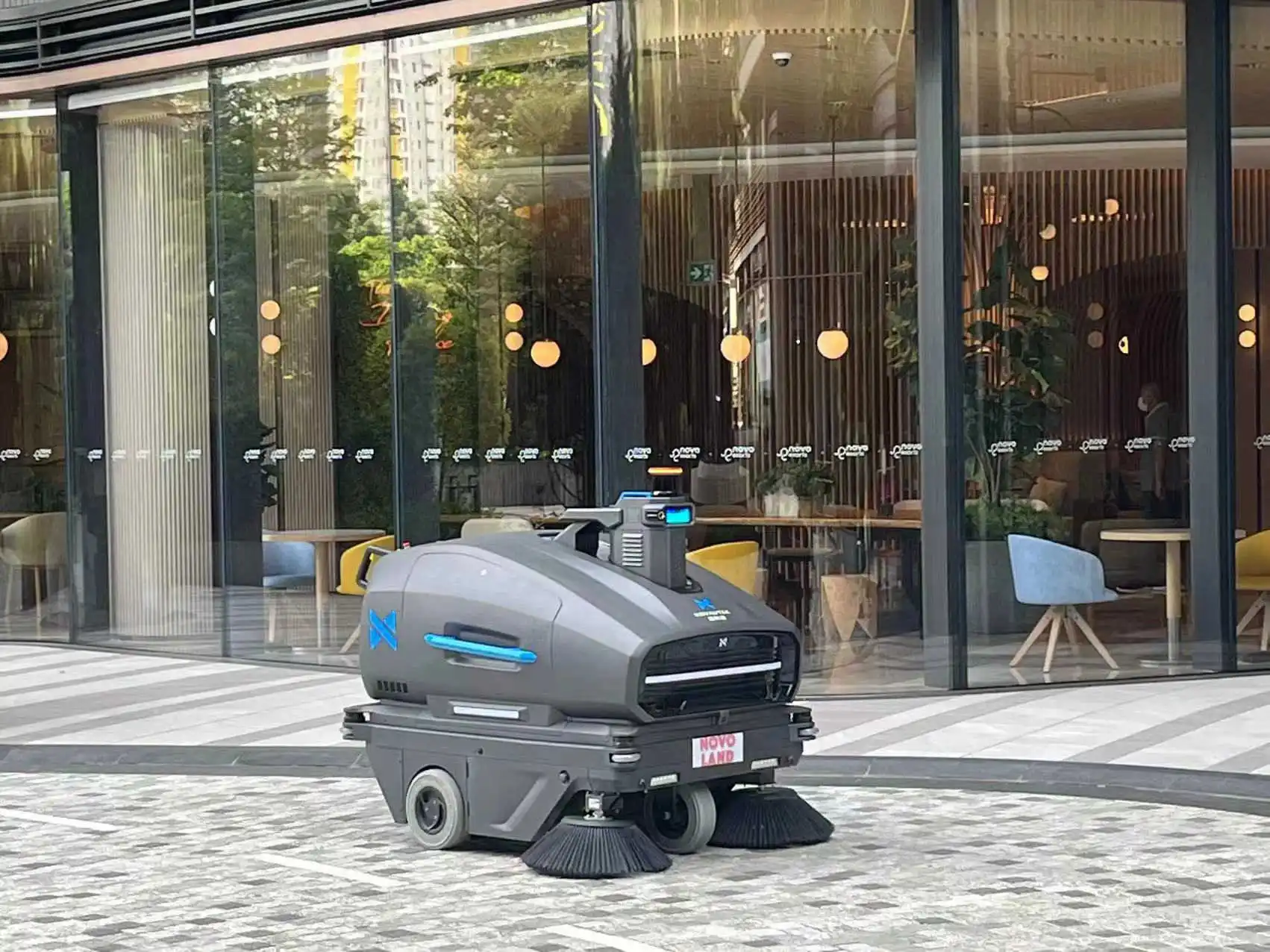 Benefits of Robotics in Cleaning Industry Robot Industrial Robotic ...