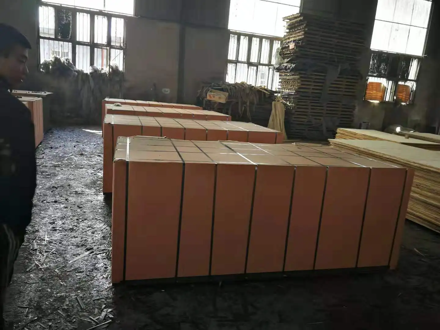 Different Types Of Plywood Black Film Faced Plywood 1220*2440mm *18mm ...