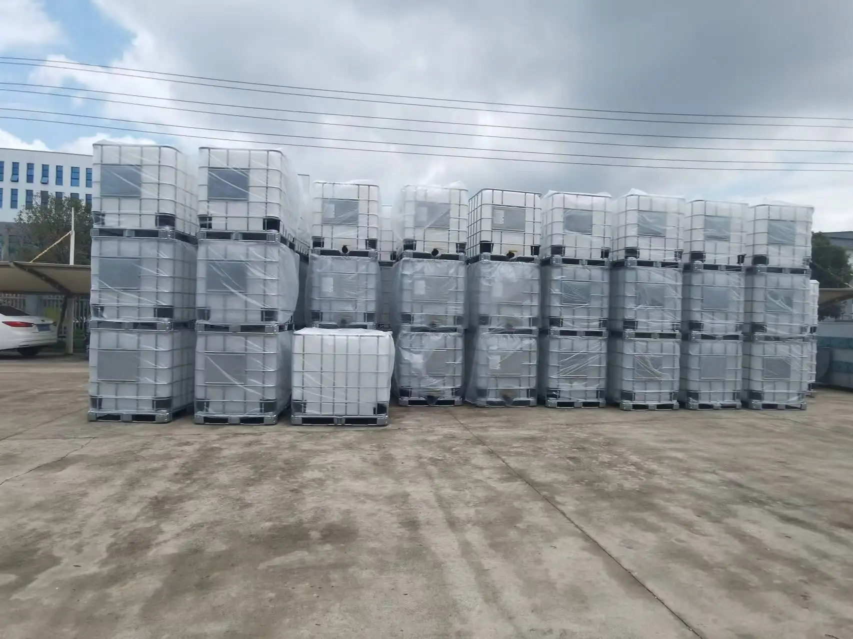 1000L IBC HDPE Chemical Tank with Metal Frame - 1 Ton Container