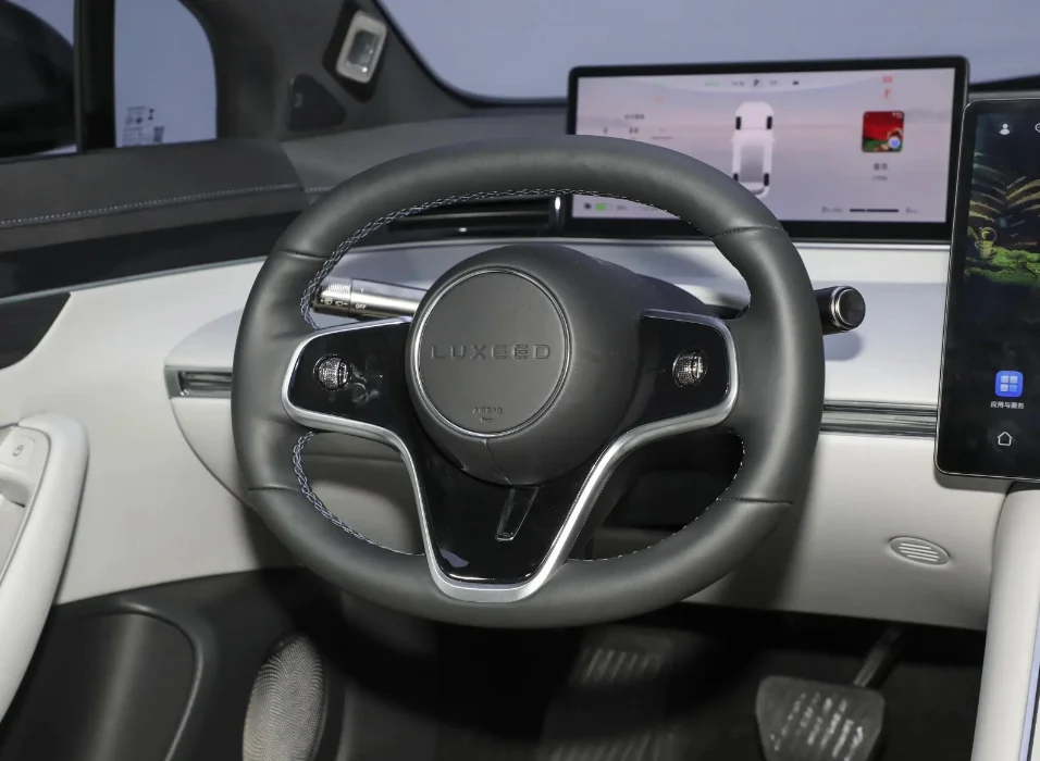 Luxeed S7 - 855KM Range, 4WD Pure Electric Car by Huawei Chery