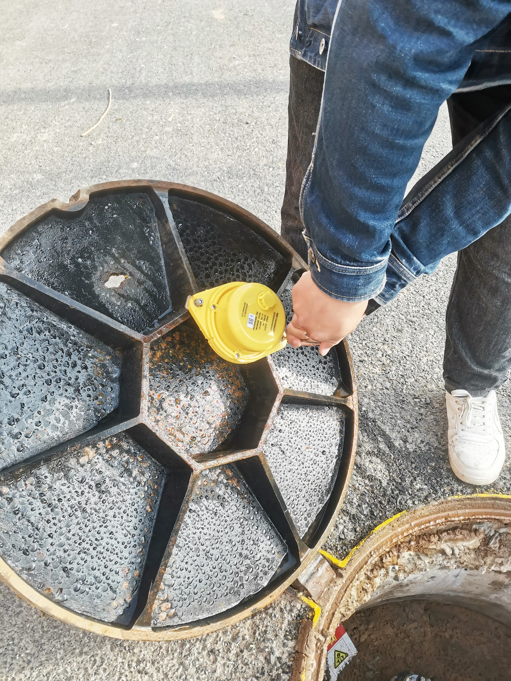 Lorawan Nb-iot Smart Iot Manhole Cover Detector Sensor - Buy Manhole ...