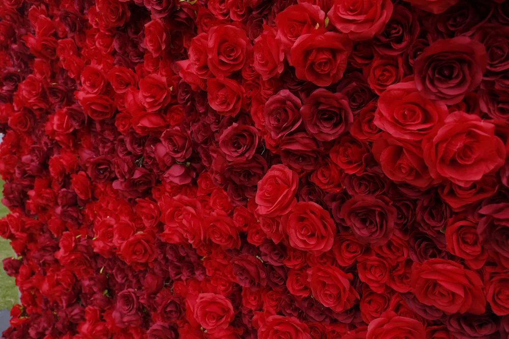 Outdoor Simulation Wall Decoration Red Rose Flower Wall Backdrop Panel ...