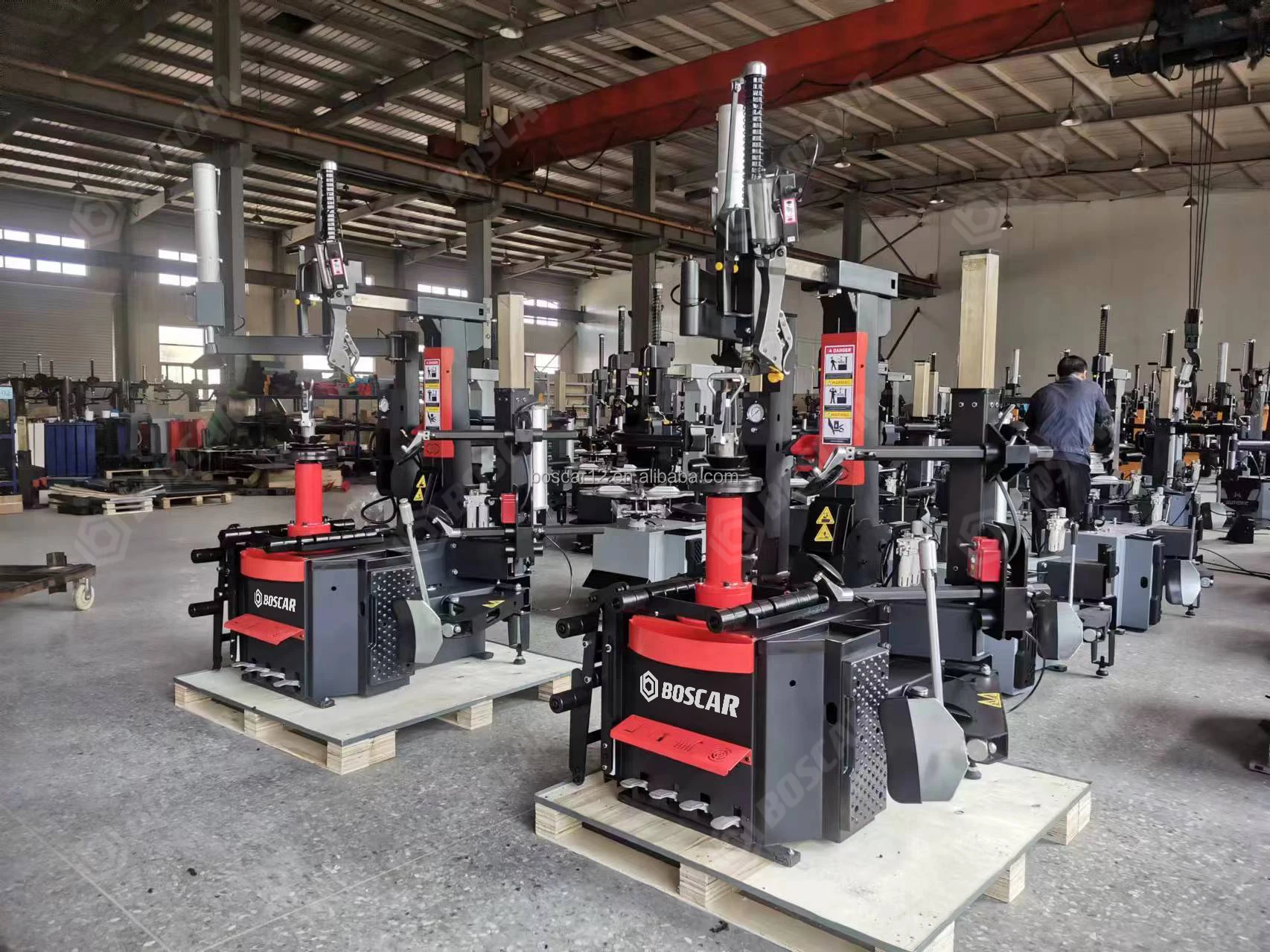 Luxury Tire Fitting Machine - Automatic Disassembly & Installation