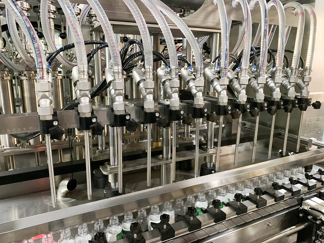 Piston Liquid Laundry Detergent Production Line Pomade Essential Oil ...