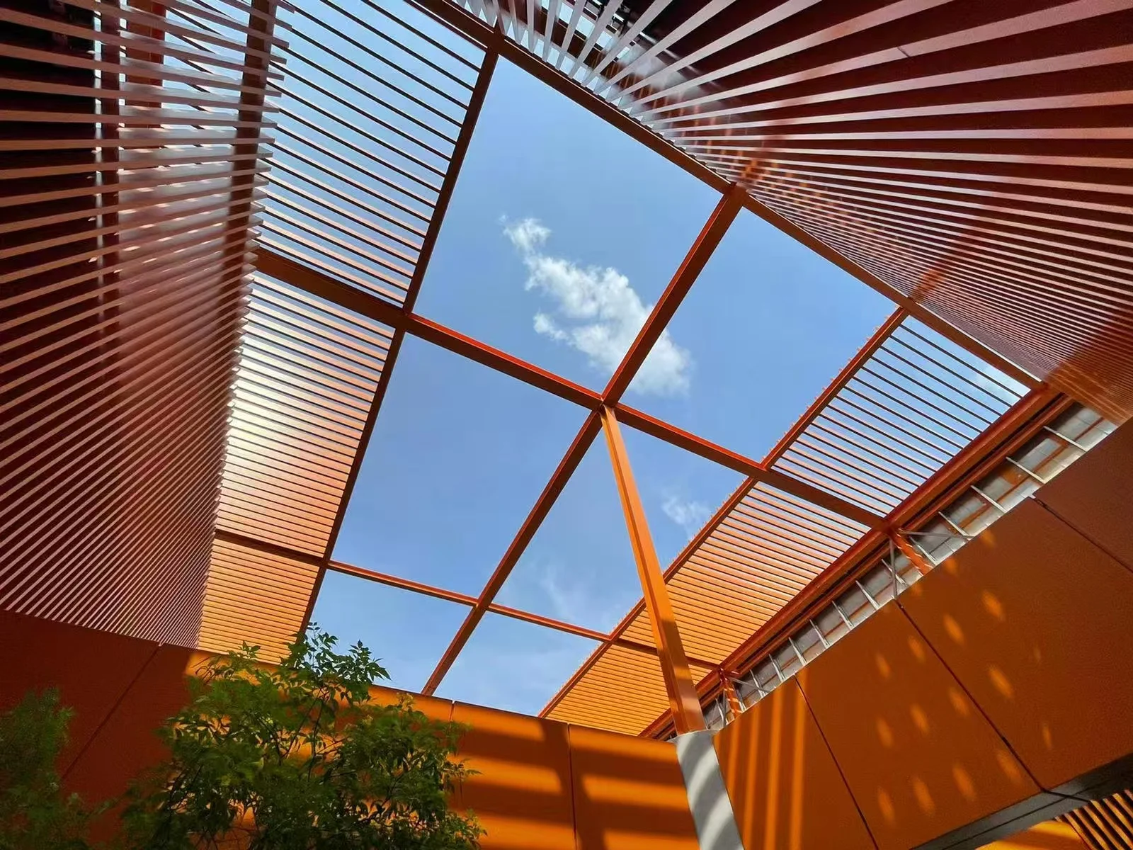 Aluminum Design Metal Cladding Panel and Ceiling with the Orange Color ...