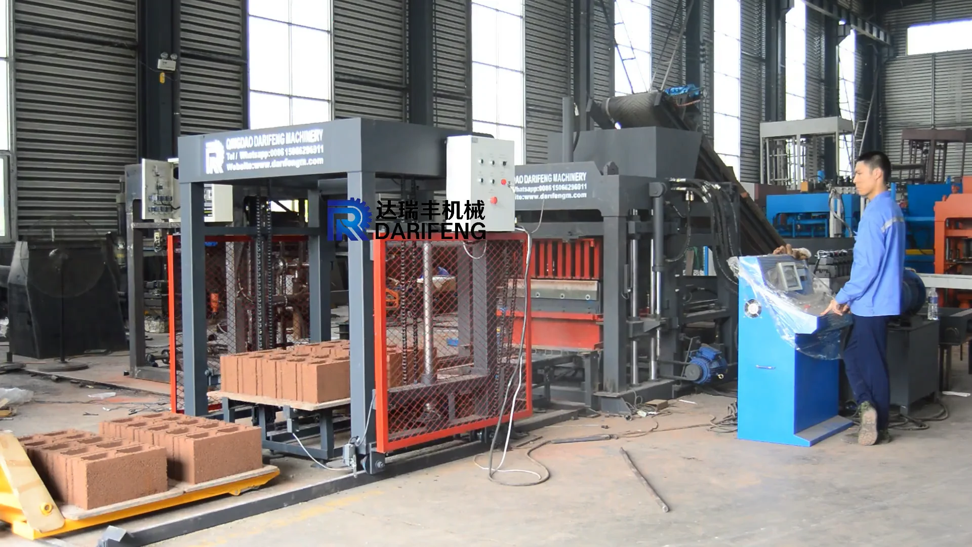 Qt4-18 Full Automatic Hollow Concrete Interlock Cement Block Machine ...