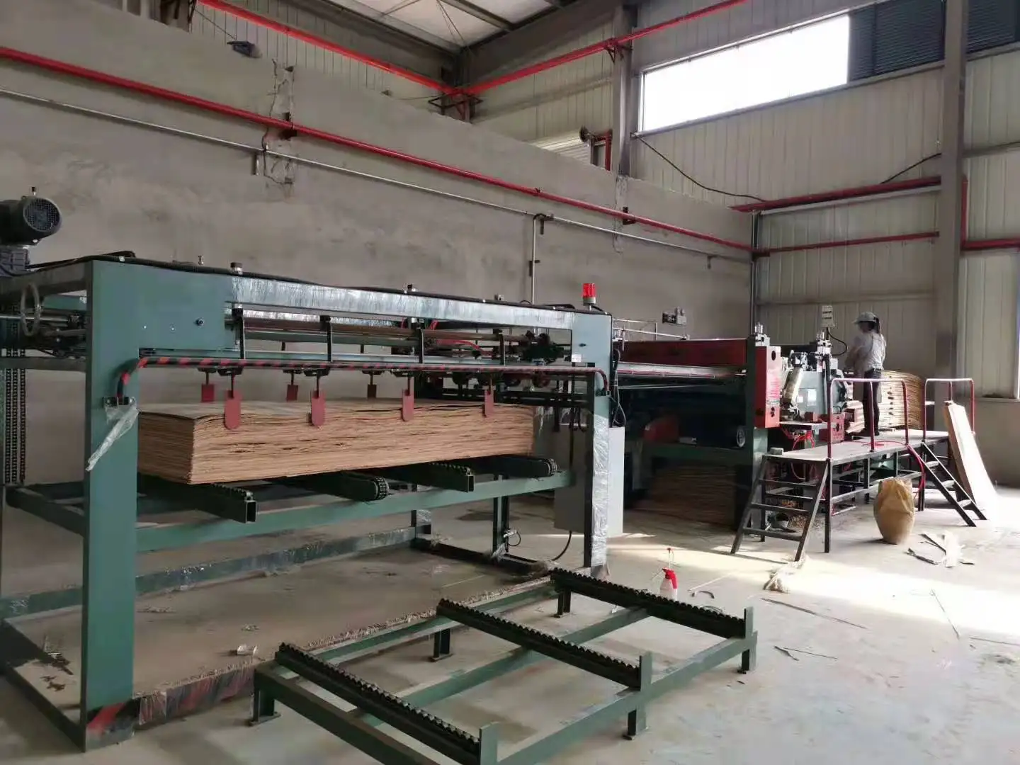 Veneer Core Veneer Composer Rotary Cutting Machine Plywood Production ...