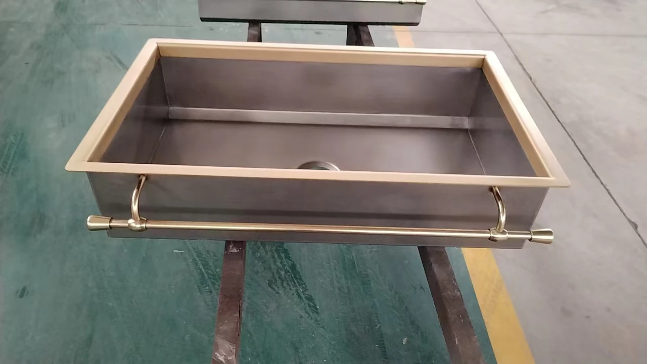 Custom Italian Kitchen Sink - Large Single Bowl Retro