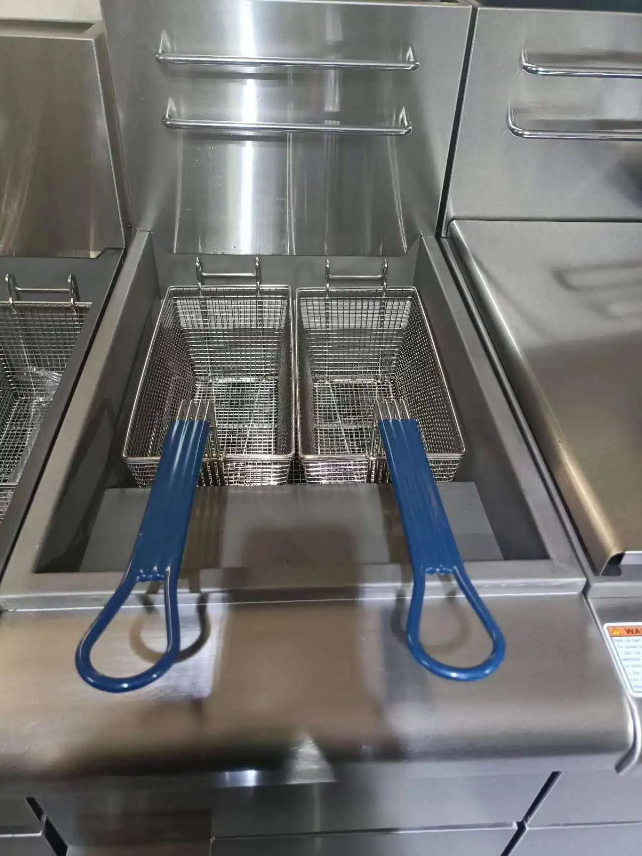 High Productivity Standing Gas Deep Fryer for Hotels & Restaurants