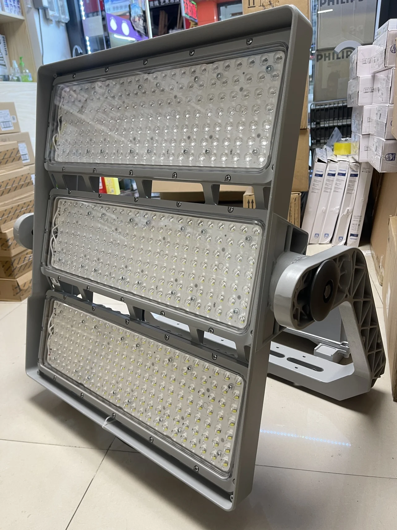 Philips BVP528 1340W LED Flood Light for Sports Stadiums - Reliable ...