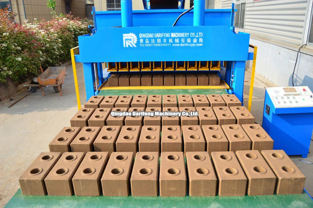 Automatic Interlocking Clay Brick Making Machine - 8 Holes Porous Brick ...