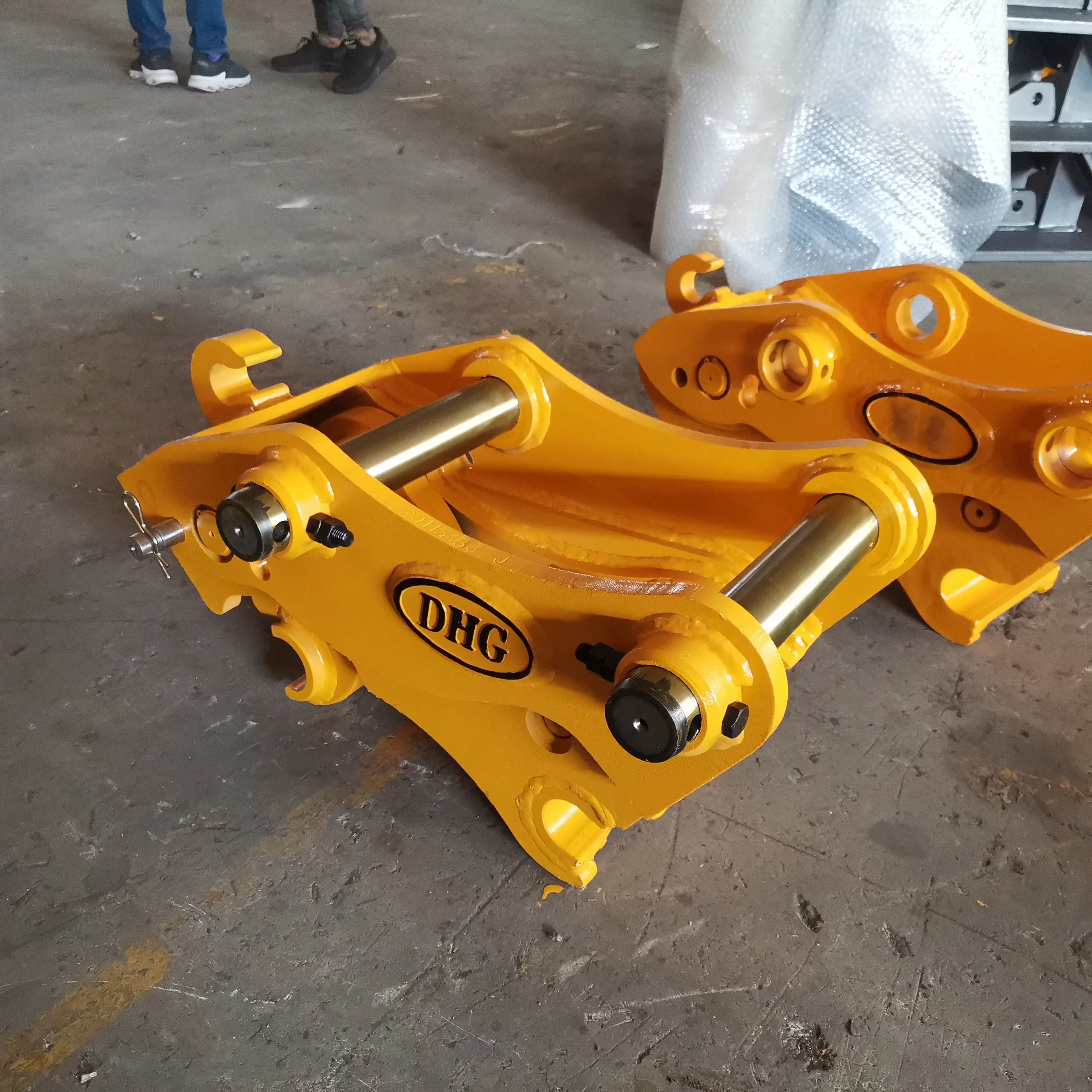 DHG Mini Excavator Attachment - Manual Quick Coupler