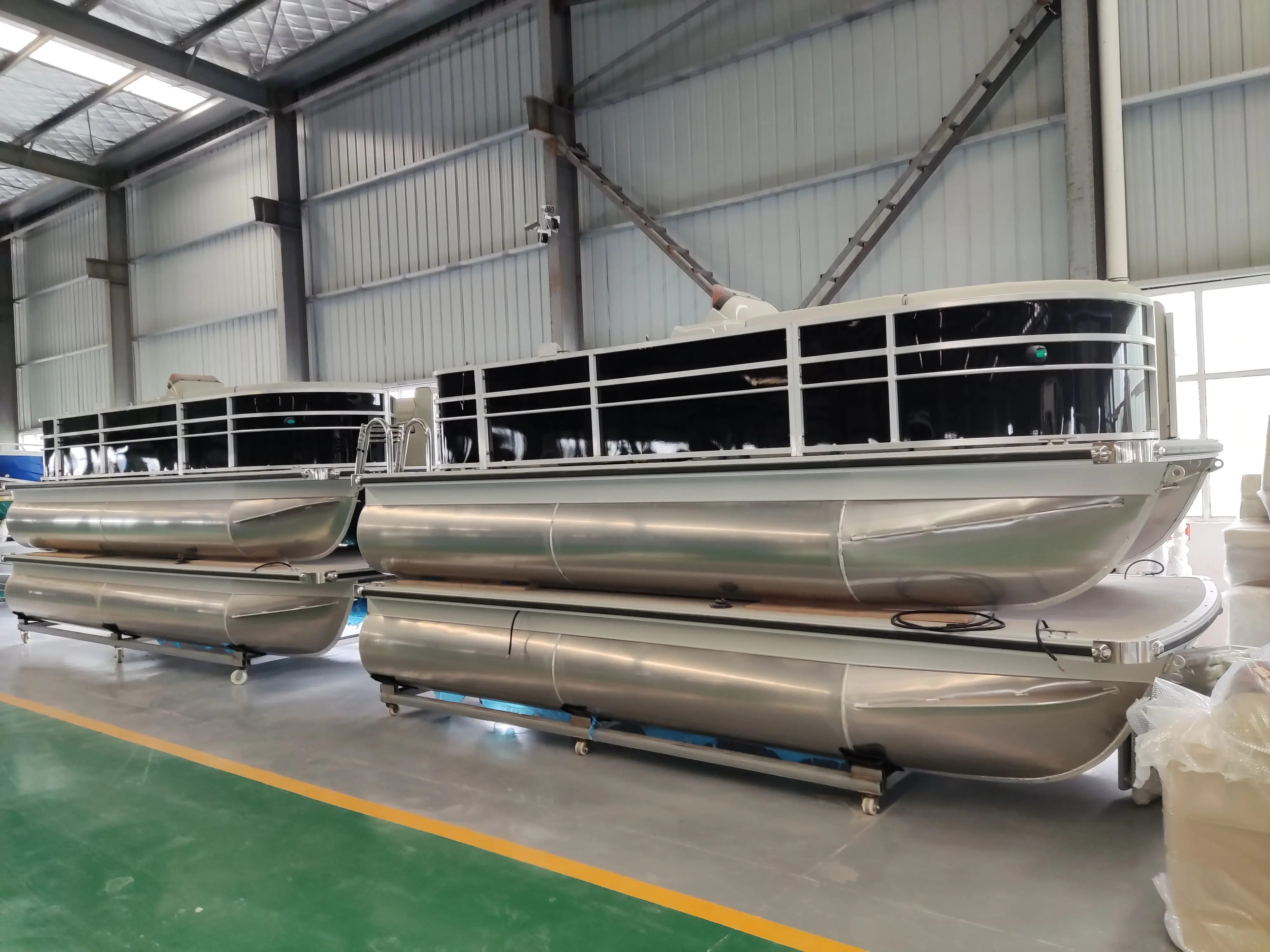 7 Meters Aluminum Pontoon House Boat - Luxury & Durable