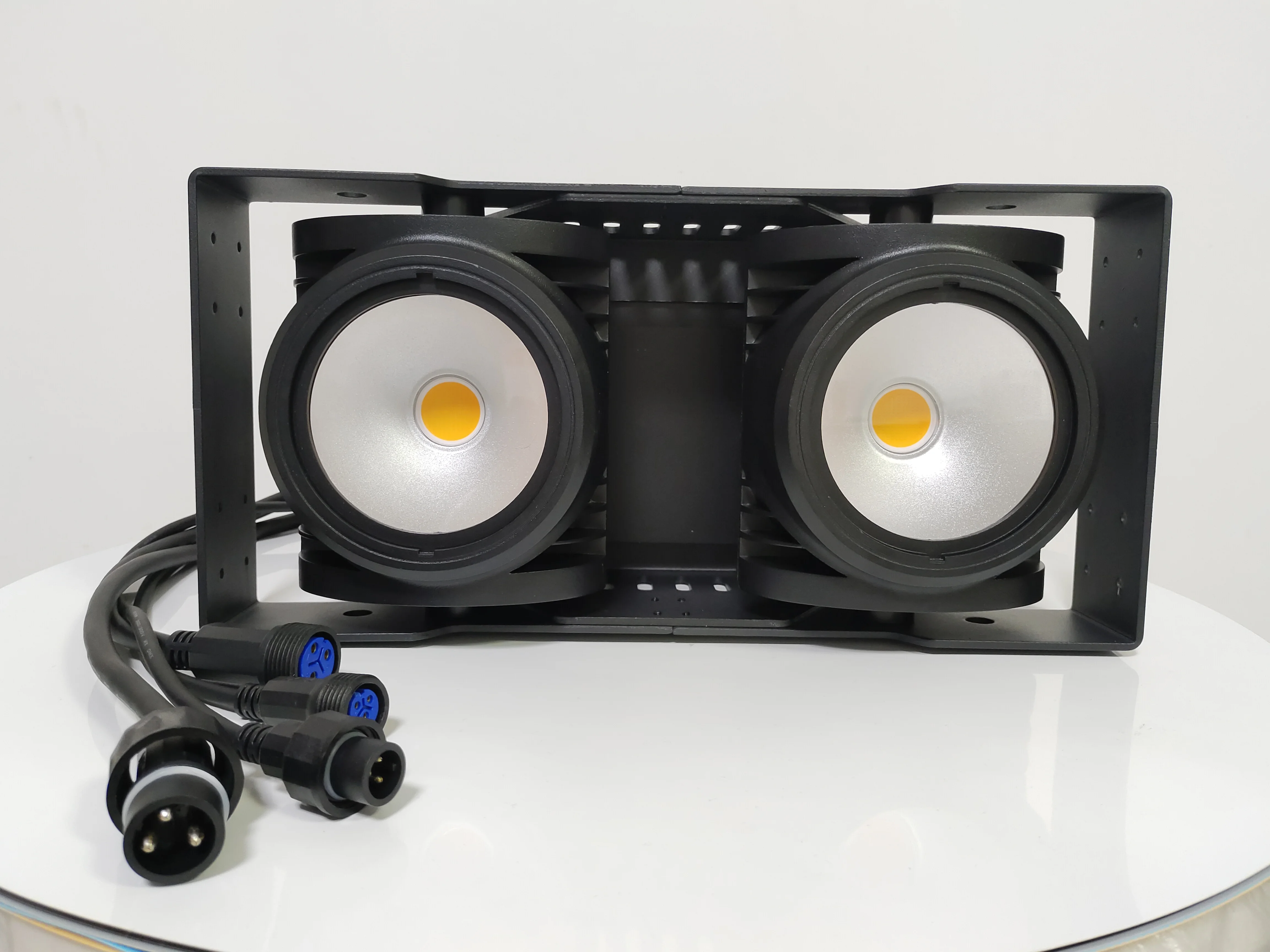 Waterproof 2X100W LED Blinder Lights for Studio & Hotels