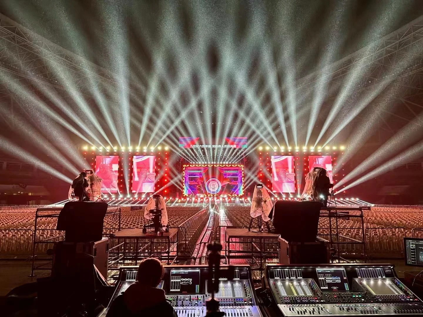 Custom High Resolution Display Screen Movable Video Wall LED Film ...