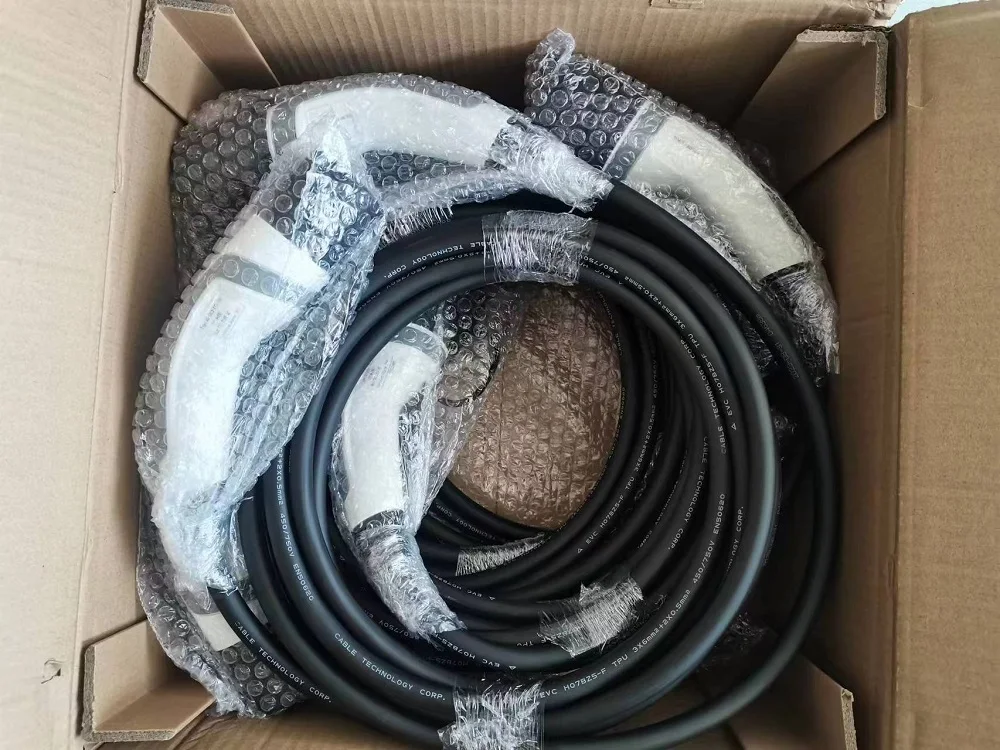 IEC 62196 AC 32A/480V 22KW 3 Phase IP55 Rated Type 2 to Type2 EV ...