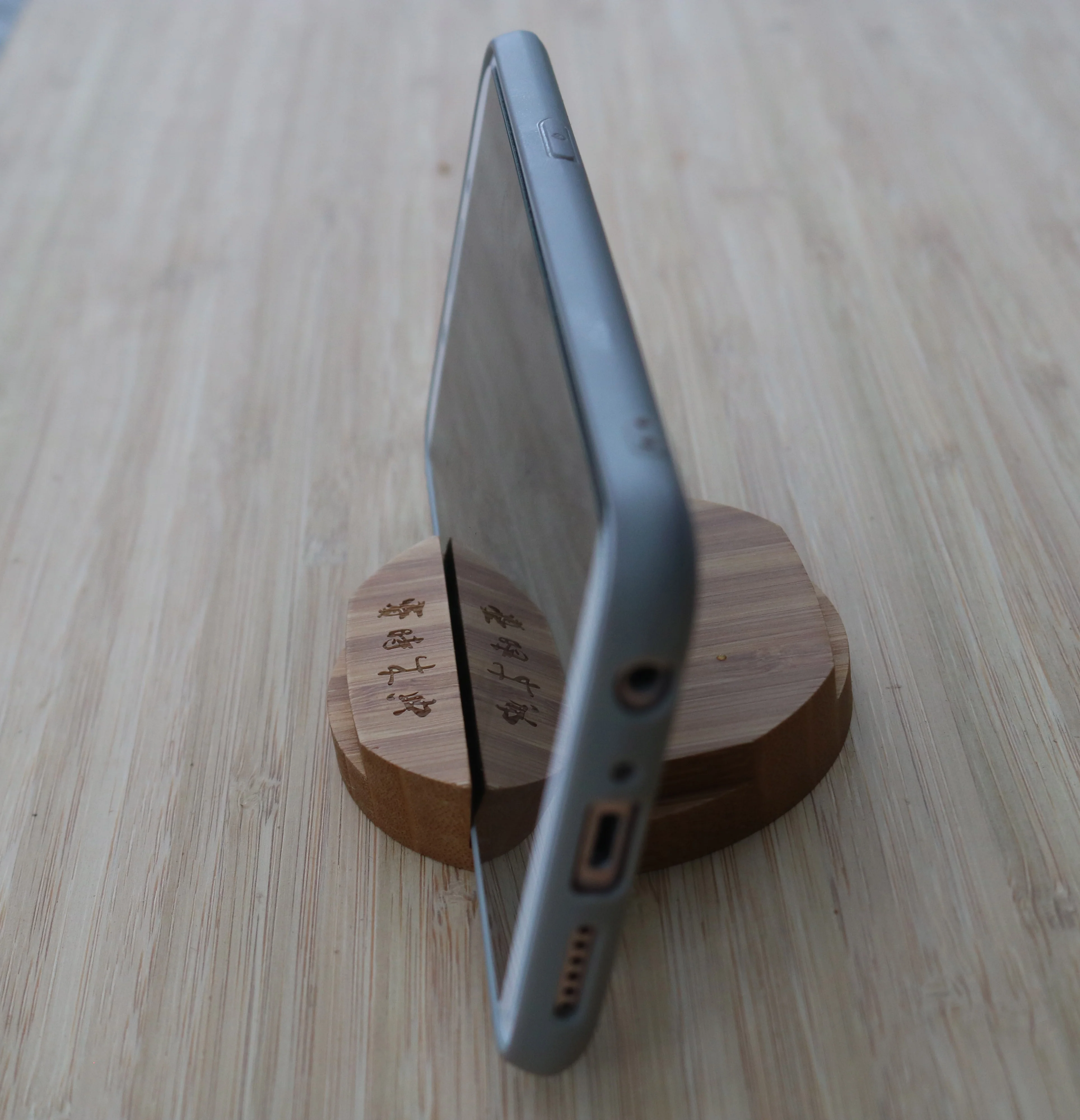 Mobile Phone Holder L Shape Carbonized Wood Desktop Phone Stand Holder ...