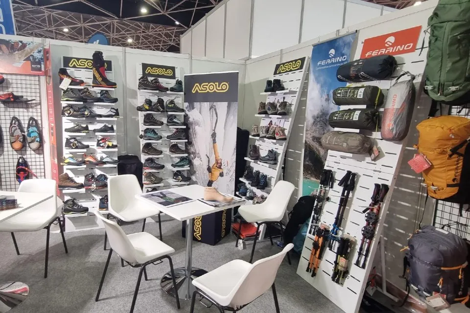 Mingtang Metal Pegboard Shoes Display Rack, FoldableTradeshow Shoes ...