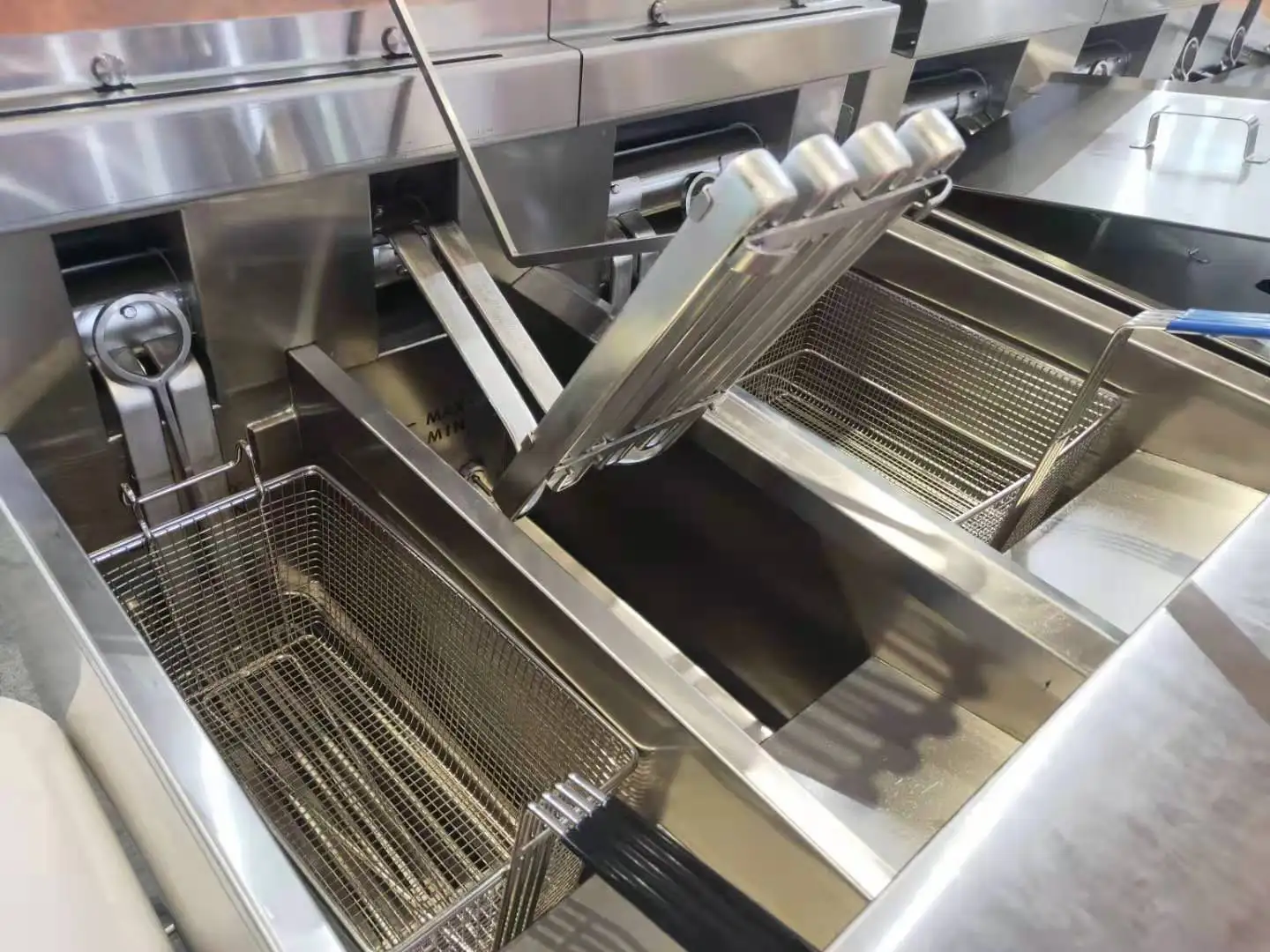VF-100 Electric Chips Warmer - Ideal for Fast Food Restaurants