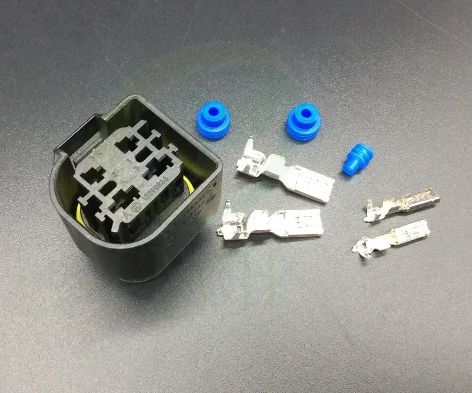 4 Pins Electronic Water Pump Plug for BMW Series & X Models