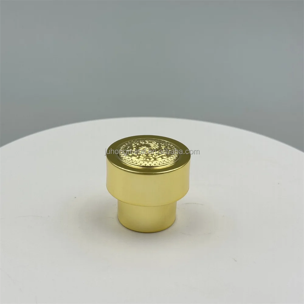 Perfume cap with silver electroplated zamac lid